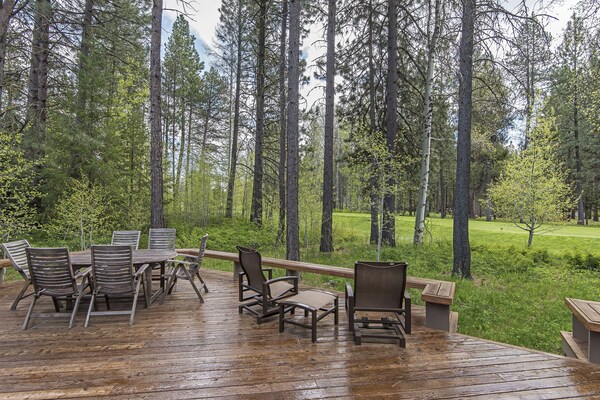 Gh115 | Well-appointed Kitchen, 4 Spacious Bathrooms & Views Of 18th Fairway! - Black Butte Ranch, OR