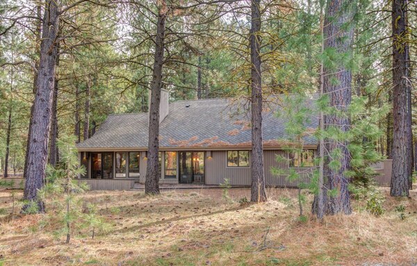 Gh094 | Spacious Dog Friendly Home On Big Meadow 6th Fairway Private Hot Tub! - Sisters, OR