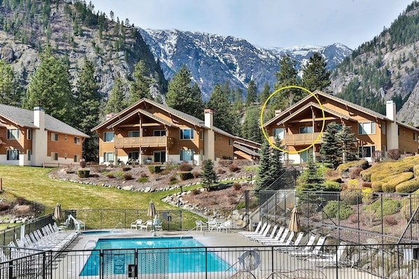 Pools, Hot Tubs! Relaxing. Outdoor Adventure. A/c! - Leavenworth, WA
