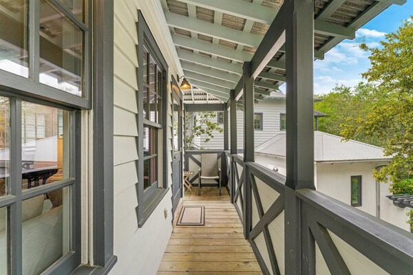 Julia's Carriage House - Steps From The Center Of Rosemary Beach! - Alys Beach, FL