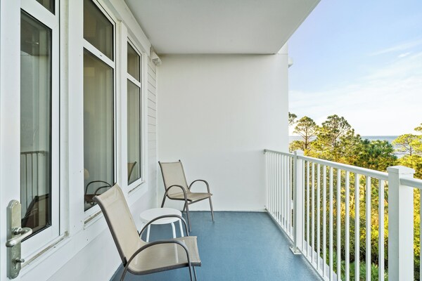 Great Bay Views, Steps To Baytowne Wharf, Balcony, Beach Tram, Pool, Hot Tub. - Santa Rosa Beach, FL
