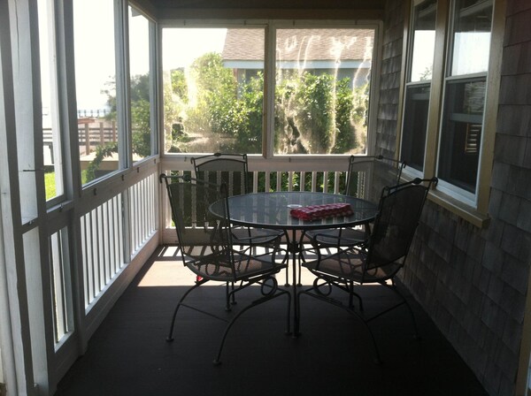 Cozy New England Beach Cottage With Private Beach & Boat Ramp, Incredible Views - Rhode Island