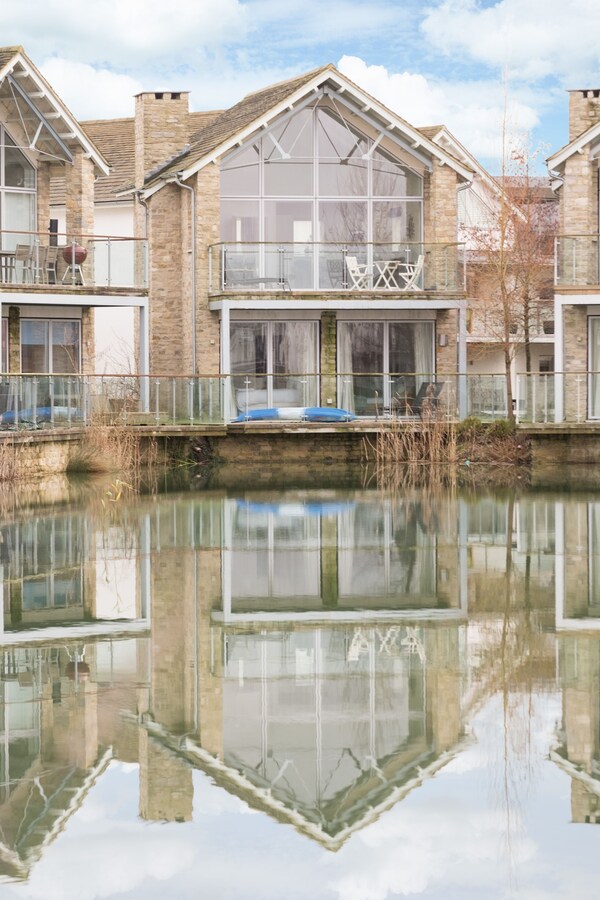 Bellewater (Hm32), Lower Mill Estate, Cotswolds - Wiltshire