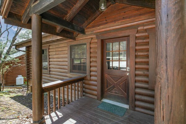 Branson Woods Cabin With Screened Porch, Indoor/outdoor Pools! King Beds | 166 - Table Rock Lake
