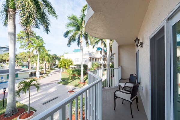 Unit 361- 2 Bedroom 2 Bathroom Bay Side Large Condominium - Siesta Key, FL