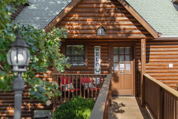 Spacious Cabin Sleeps 14 - Two Living Areas - Indoor Pool, Pet Friendly, Branson Woods Resort - 17 - Branson, MO