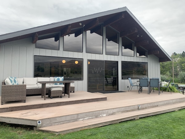 Book Now For Summer Fun! Beautiful Lakefront Home Close To Dining & Town. - Oroville, WA