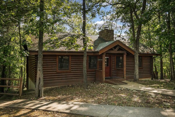 Genuine Log Cabin With Fireplace, Whirlpool Tubs, Indoor Pool! | 152 - Branson, MO