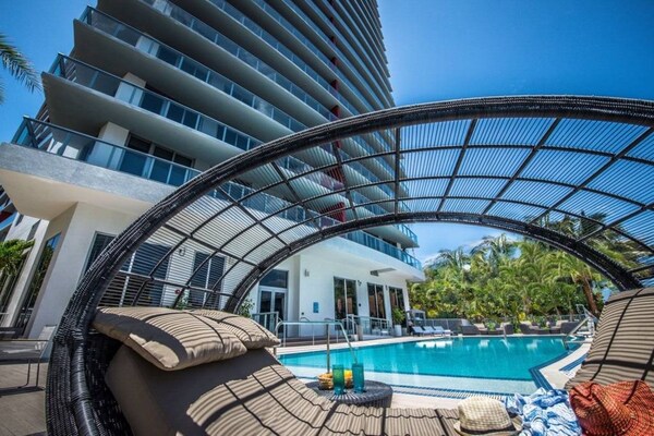 Enjoy Your Vacation At Beachwalk Resort-style Amenities & The Conformts Of Home - Davie, FL