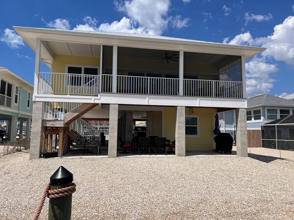 Waterfront Home - Dock, Steps To The Beach, Margaritaville And Time Square. - Fort Myers Beach, FL