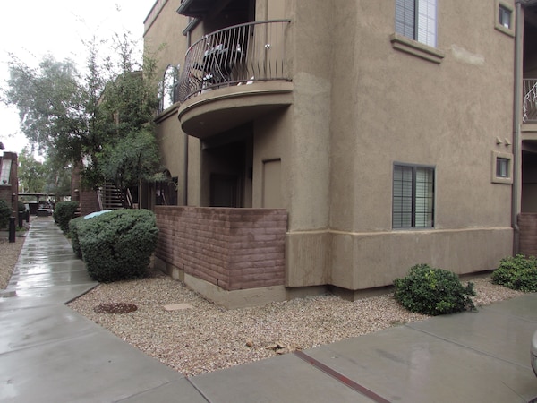 Hermoso Condominio En Placita Escondida Cerca Del Río Walk Todos Los Muebles Nuevos! - Tucson