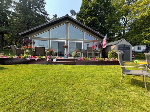 Hayward, Wisconsin Waterfront Cabin Located On Nelson Lake, Pontoon Available. - Hayward, WI