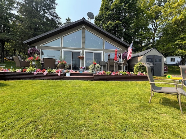 Hayward, Wisconsin Waterfront Cabin Located On Nelson Lake, Pontoon Available. - Hayward, WI