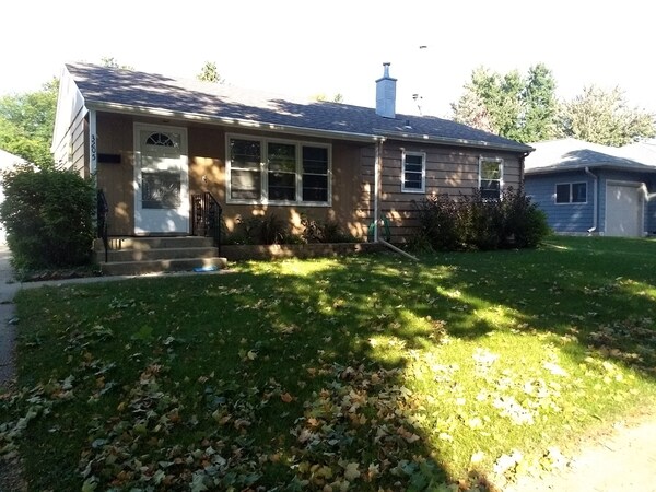 Comfort, Friendly, Low Crime, Close To Parks, Hospitals, Shopping - Sioux Falls, SD