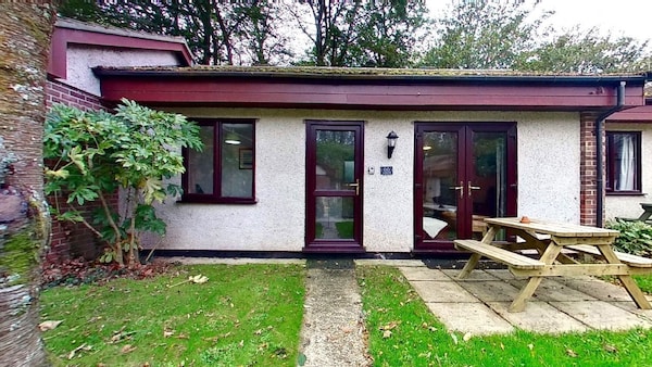 A Great Location For Families, With On Site Facilities Which Include A Pool, Playground And Shop. - Marazion