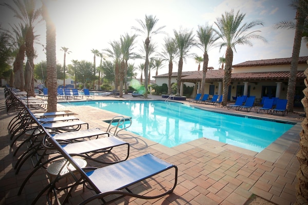 Semi-private 3br Villa! Across From Main Pool @ Legacy Villas. #110468 - Palm Desert, CA