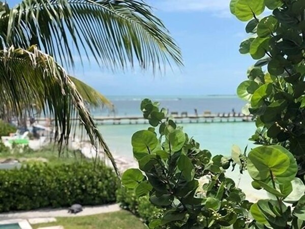Runaway Bay 151- Beach, Bay, Pool And Gym - Longboat Key, FL