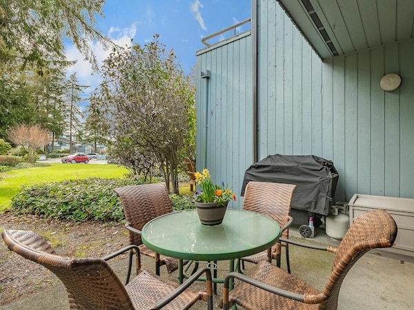 Jacobs Landing 605 1 Bedroom Condo - White Rock