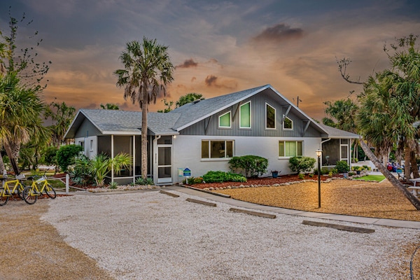 Sanibel Shores B1, Walking Distance To Beach (0.5 Mile), 4 Night Minimum - Sanibel Island