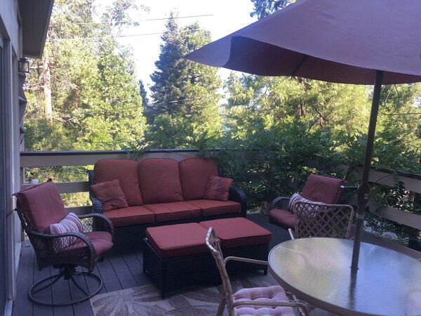 Lakeside Access! Peek Of Lake, Clean, Updated 3bdr, 2ba, With Loft. Sleeps 8 - San Bernardino, CA