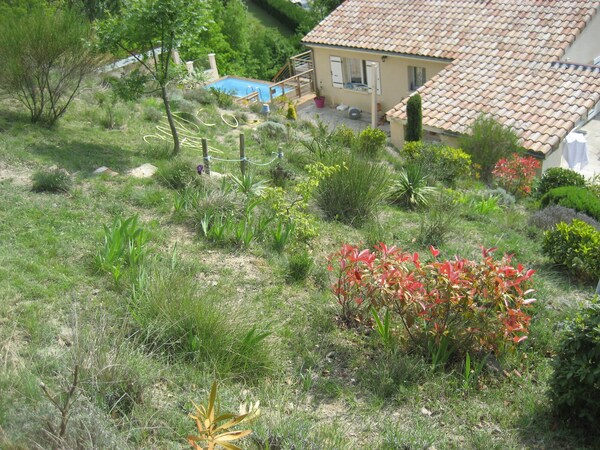 Private Pool For 4 People, Air Conditioning, Landscaped Garden And Superb View - Ardèche
