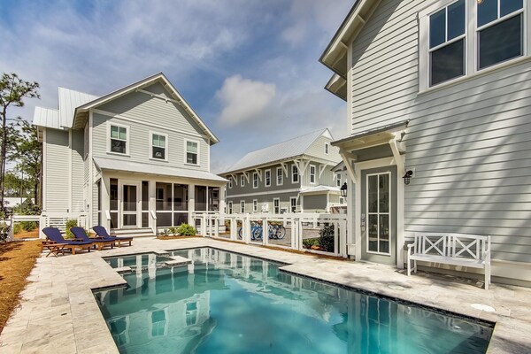 Book For Summer Today! Low-speed Vehicle! Private Pool! Professionally Decorated! 5 Adult Bikes! - Seaside, FL
