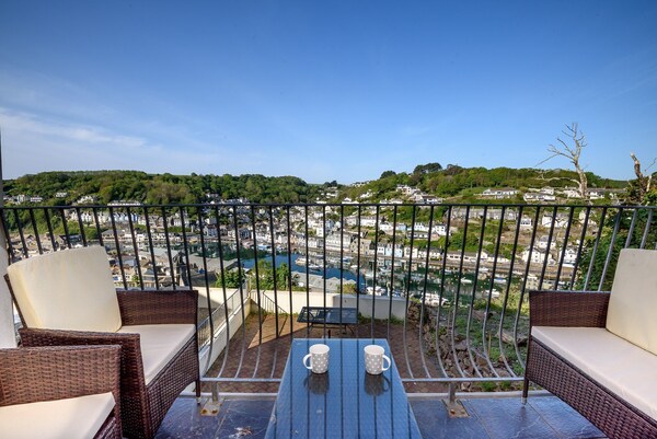 Stunning Apartment In An Elevated Position With Great Views, Wifi And Parking. - Looe