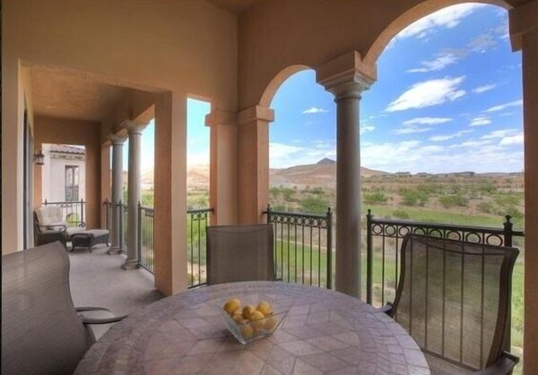 Luxurious Villa At Lake Las Vegas - Henderson, NV