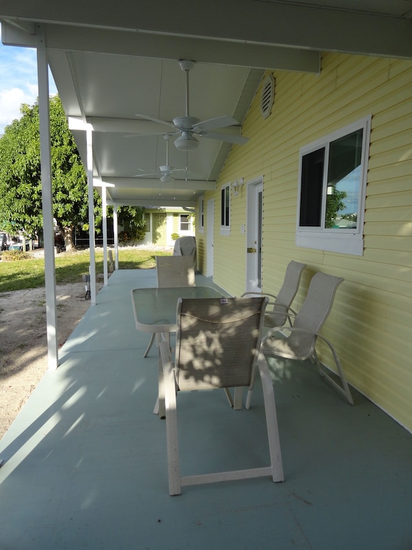 Comfortable And Relaxing House Located On A Deep Water Canal. - Matlacha, FL
