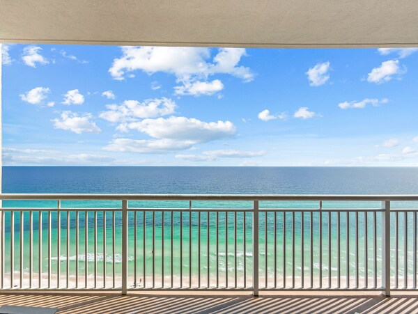 Live The Life Of Luxury And Indulge In This Beautiful, Gulf Front Condo! - Navarre, FL