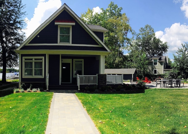 Belle Vie On Portage Lake Great For Families Or Groups Of Friends - Chelsea, MI
