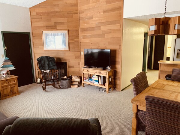 Great True Ski-in/ski-out Condo Next To Giant Steps Lodge And Tubing Hill. - Brian Head, UT