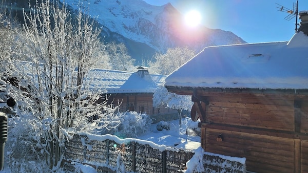 Petit Chalet De Charme Au Centre De Chamonix, Vue Mont-blanc - Chamonix-Mont-Blanc
