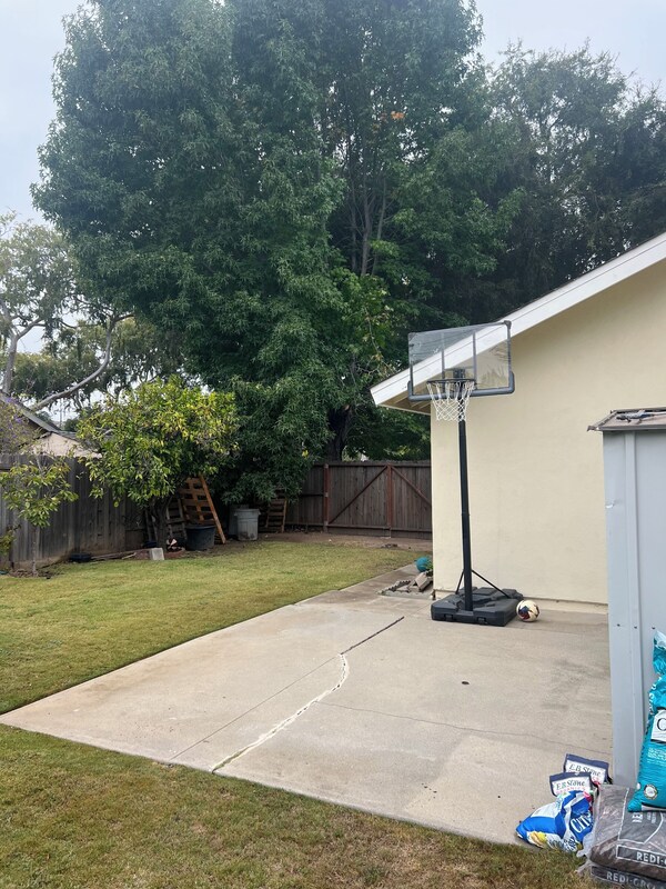 Beautiful Foothills Home With Complete Amenities And Huge Garden - Goleta, CA