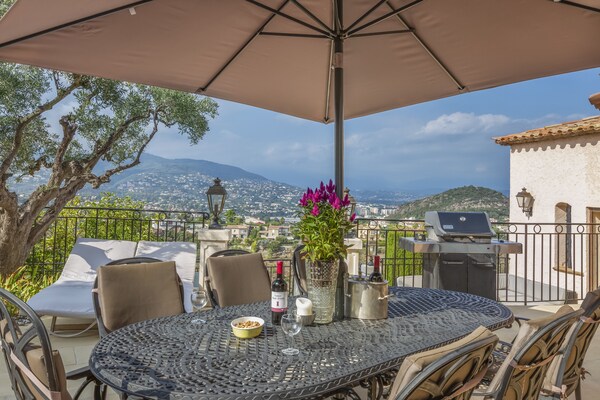Belle Villa Avec Vue Magnifique Sur La Mer Et La Montagne - Théoule-sur-Mer
