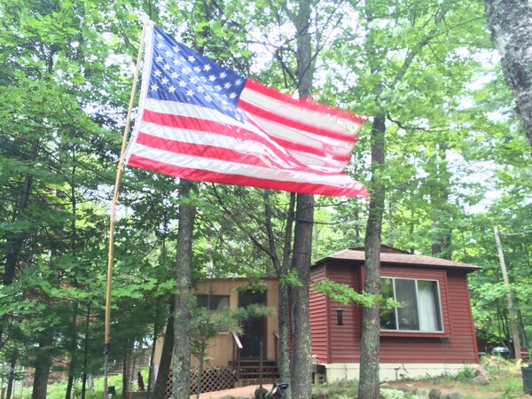 Private And Peaceful Lakefront Home On Lindsley Lake On The Cisco Chain Of Lakes - Michigan