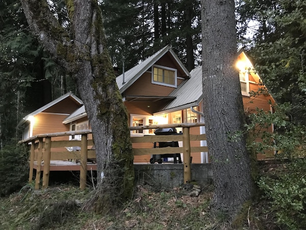 The Cornerstone Cabin - Mount Rainier - Mount Rainier, WA