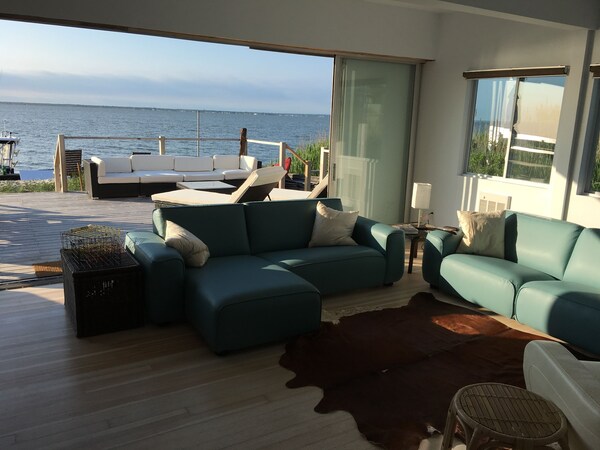 Bayfront Fun! - 3 Br And 3 Ensuite Bath With Hot Tub! - Long Island, NY
