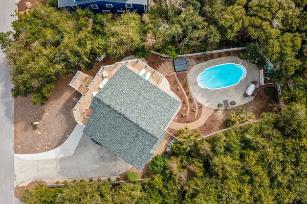 3rd Row Oceanview,private Pool,hot Tub,pet Friendly,very Short Walk To Beach - Emerald Isle, NC