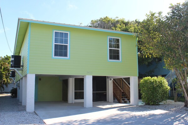Sugar Reef "A" Just Steps From The Gulf! - Anna Maria Island, FL