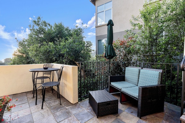 Bridgesview Spa & Couples Retreat With 2 Easy Parking Spaces & Laundry - Piedmont, CA