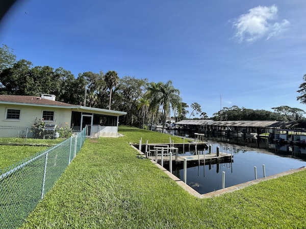 Waterfront In Crystal River! Scalloper's Heaven, Boaters Dream, See Manatees - Crystal River, FL