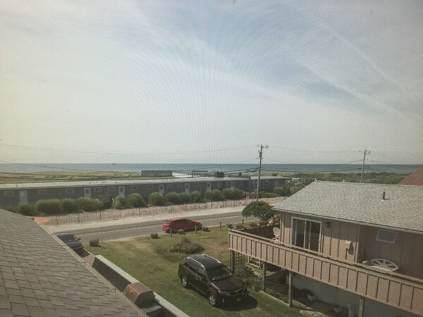 Ditch Plains , Montauk Beauty     Ocean View  Steps From Beach - Gin Beach, NY