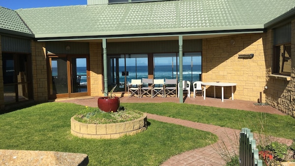 Bluestone Bay - Port Fairy - Port Fairy