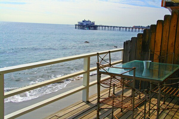 Oceanfront Views Get-away Carbon Beach - Starfish - Malibu, CA