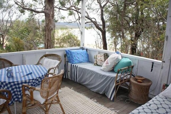 Tathra Beach Shack/character & Magic Views - Bega
