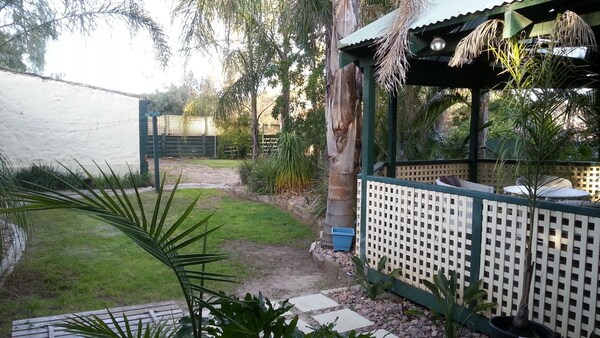 The Palms Residential Rental Home - Roseworthy