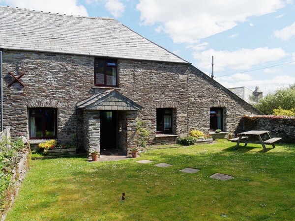 Spacious Cottage With Sea Views - Boscastle