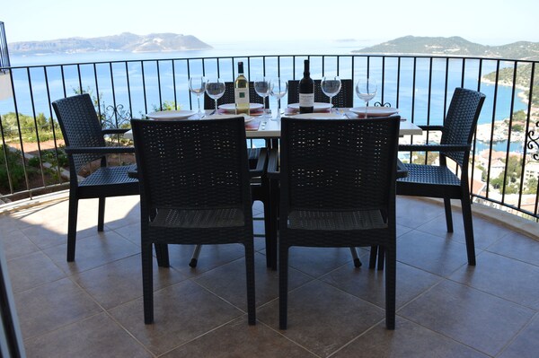 Kas Spacious Luxury 3 Bed 3 Bath Duplex, Sleeps 6 In Comfort, Kingsize Bed, Wifi - Kaş