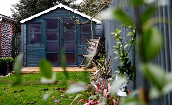 Luxury 4 Bedroom North Norfolk Cottage In Lovely Coastal Village Location - 홀트